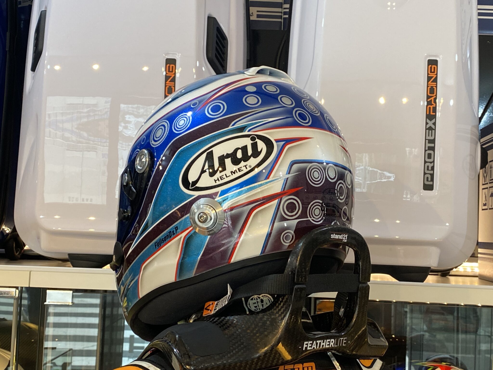 アライ 4輪用 フルペイントヘルメット《light blue polka dot》 ｜ Helmet Paint TOKYO - ヘルメット ...